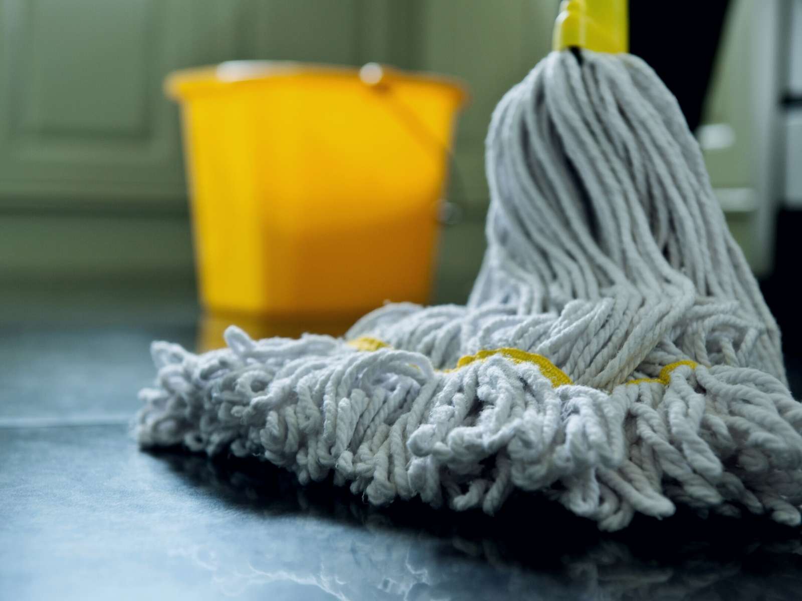 Simple Daily Cleaning for Homemakers